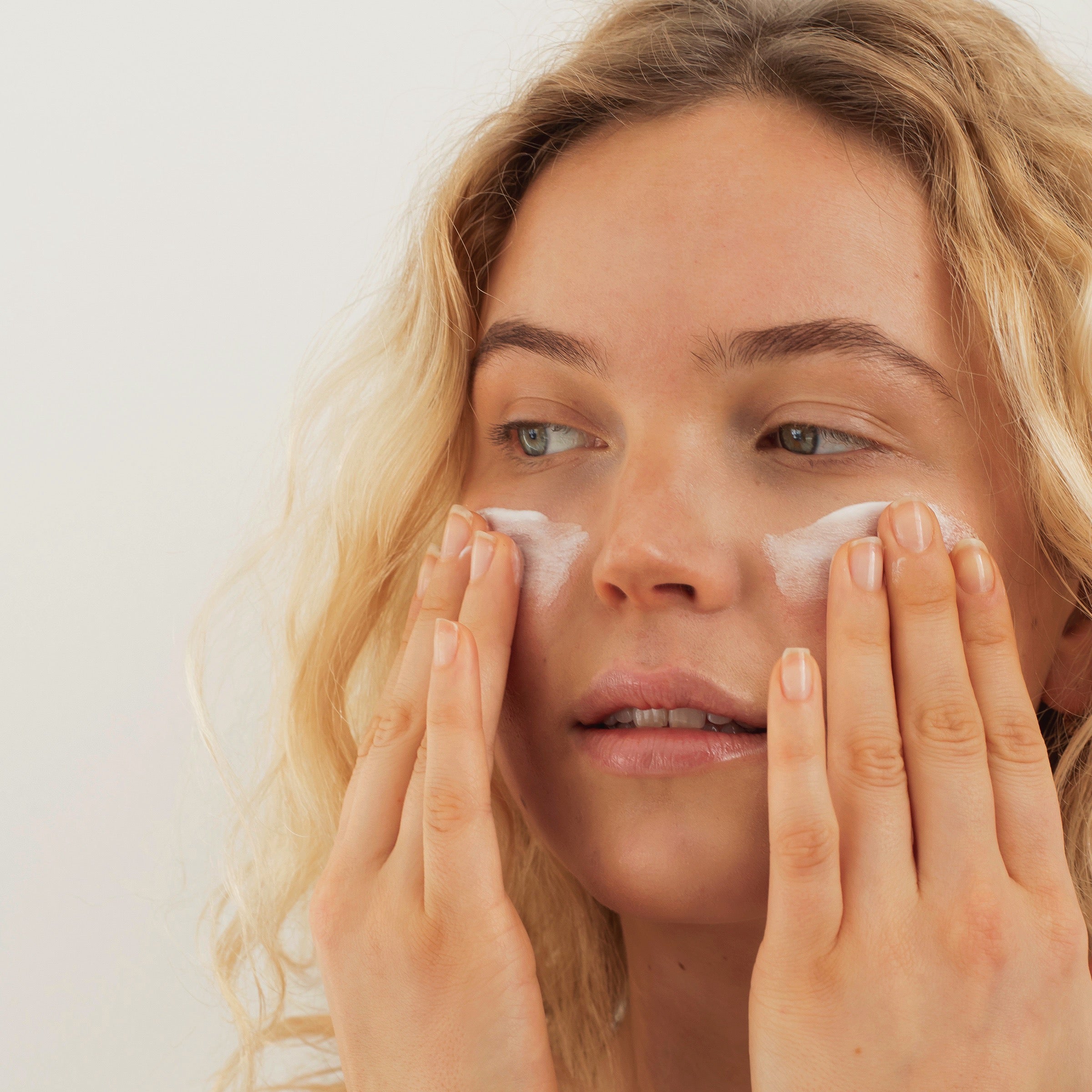 How to Strengthen Your Skin’s Moisture Barrier for Healthier, Glowier ...